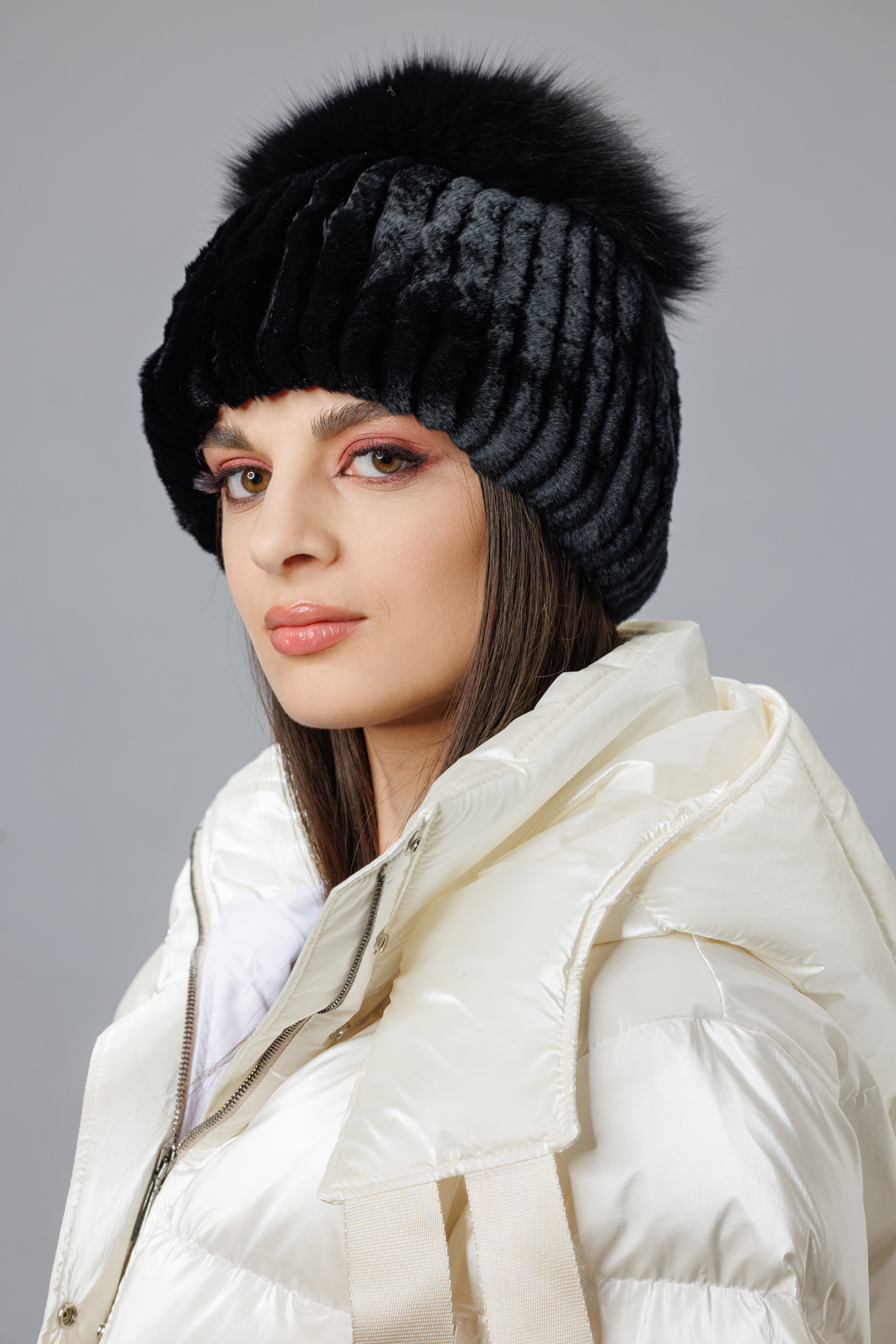 FES DIN BLANĂ NATURALĂ DE CHINCHILLA ȘI VULPE, CULOARE NEGRU - MIRAL ...